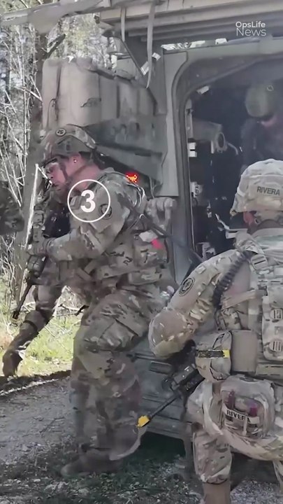 Inside the Stryker Dragoon: How Many Fit? - video Dailymotion