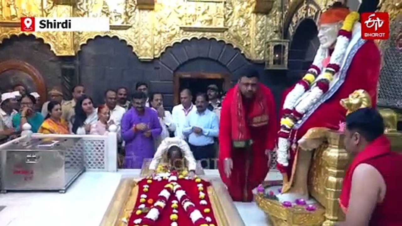 Watch | Devotee Offers Gold Crown Worth Rs 1.01 Crore To Shirdi Sai ...