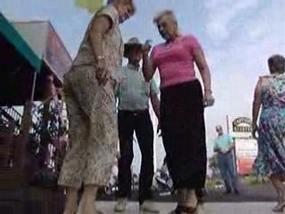MOV00286 - BLUEGRASS CLOGGING - video Dailymotion