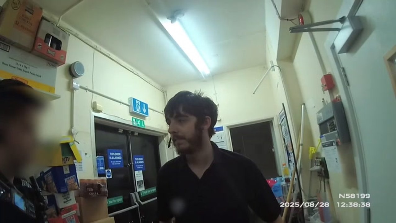 Moment Roblox predator arrested after grooming 14-year-old girl - video ...