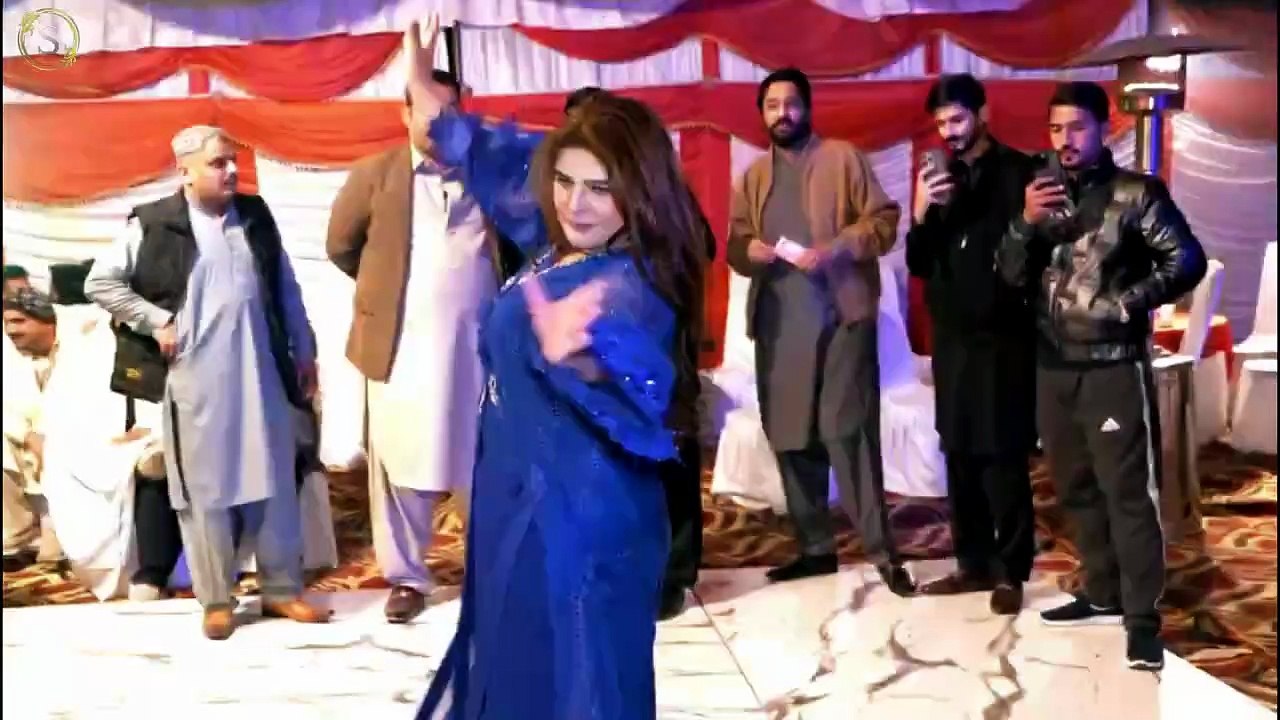 Bas Arya Hun Son Vi De, Chahat Baloch New mujra Lovely Dance Nice ...