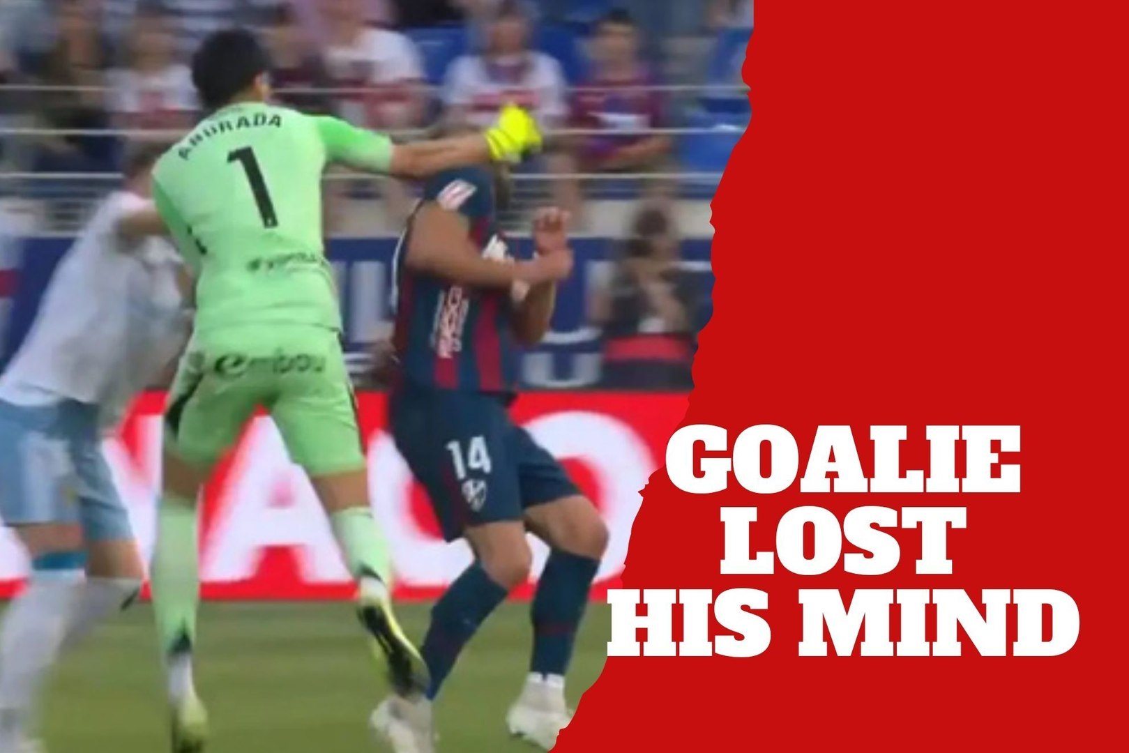 Goalkeeper loses his mind and punches a rival after being sent off ...