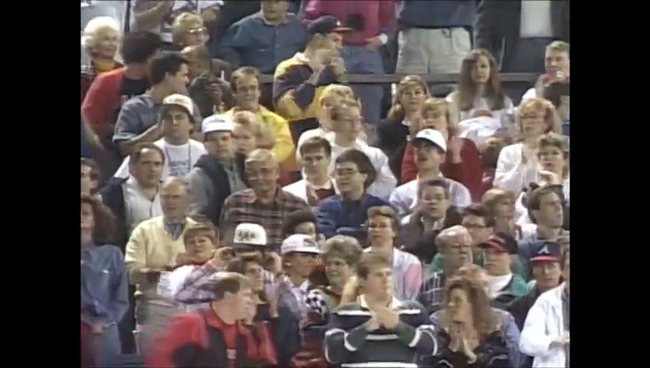 Deion Sanders singles, collecting his eighth hit in the Series (1992 ...