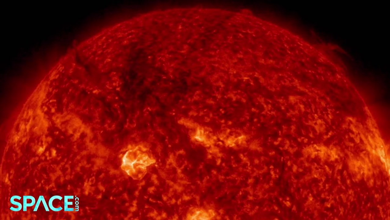 Strong Solar Flare Spews Dark Plumes Of Plasma, Solar Storm Earth-Bound ...