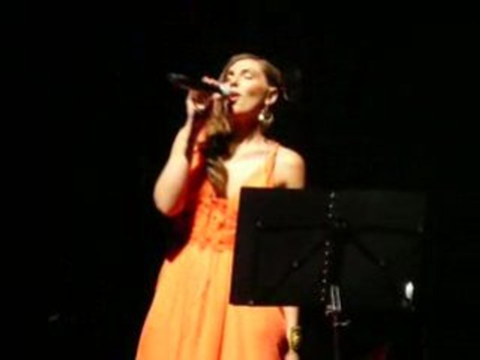 Laure Milan - Tant que je chante - Vidéo Dailymotion