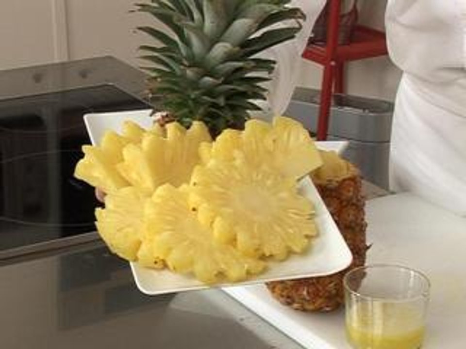 Utiliser un tranche ananas | Technique de chef - Vidéo Dailymotion