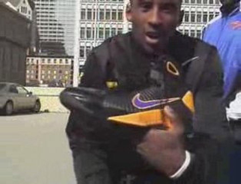 Kobe Bryant Jumps Over A Moving Aston Martin Car - Vidéo Dailymotion