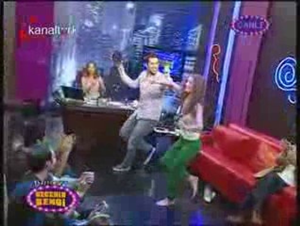 Atiye Deniz - Kolbasti Dansi (Gecenin Rengi) - Dailymotion Video