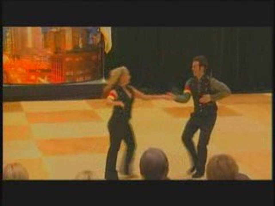 Jordan Frisbee & Tatiana Mollmann - 2009 New Dance Routine - video ...