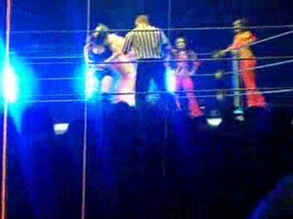 SD! & ECW Match des divas 3 Vs 3 P.4 - Vidéo Dailymotion